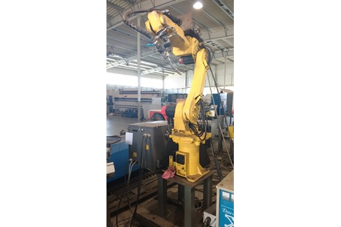 Fanuc - 100i | Robots, welding and painting gun | Stock Number: 0113